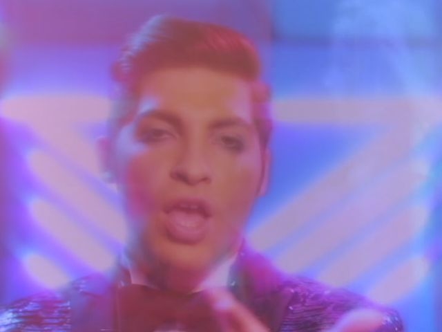 Sitting Pretty : М1